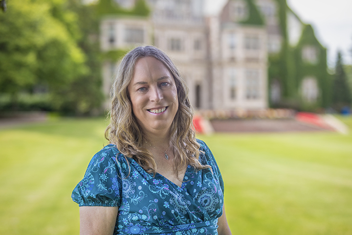 MaKinster Authors on Gender-Diverse Leadership in Higher Ed